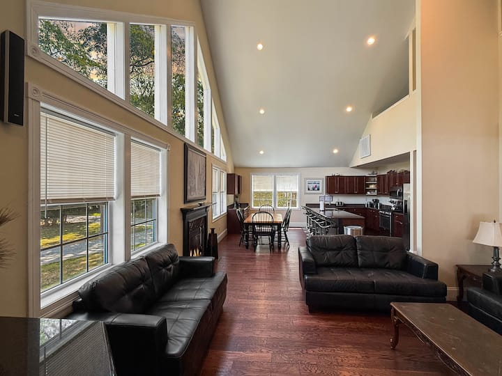 52-1 Locust Lane | Views, Pool, Hot Tub, 6 Bedroom - North Conway, NH