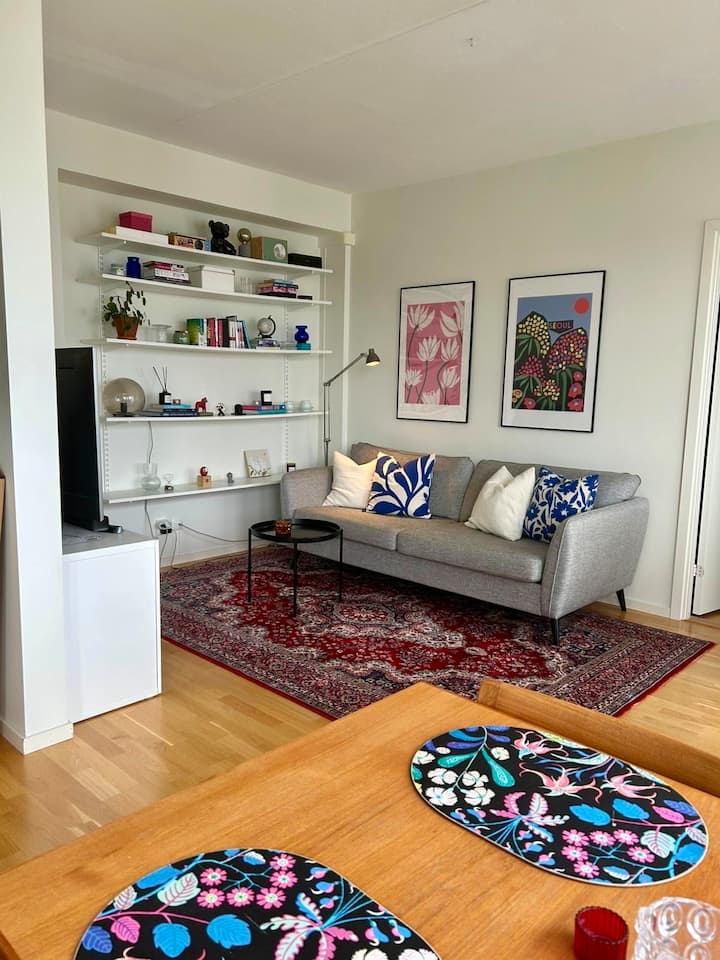 Modern Scandinavian Flat Filled With Sunlight - Stockholm