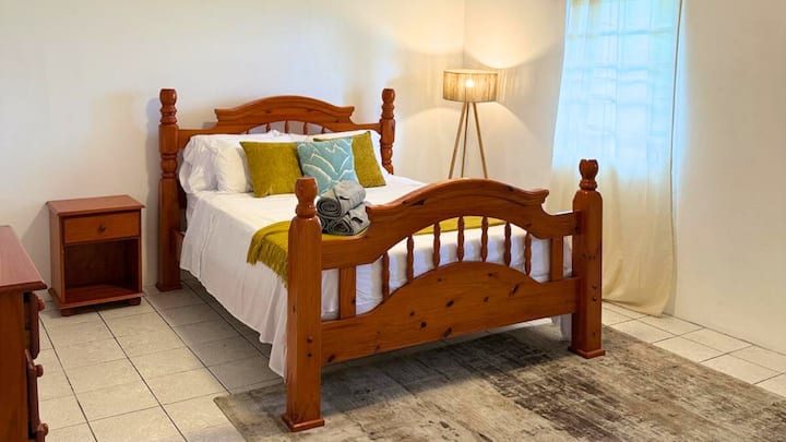 Luxury Apartment With Balcony & Full Kitchen - Saint Kitts and Nevis