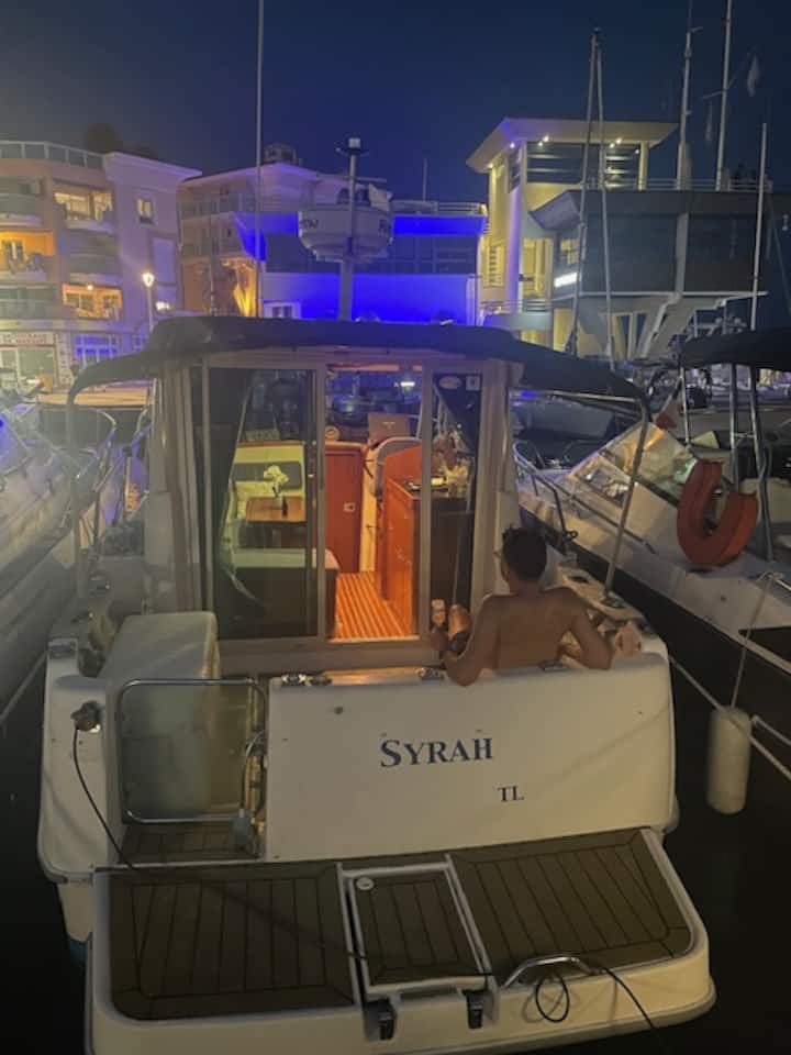 Bateau à Quai Saint Aygulf - Fréjus