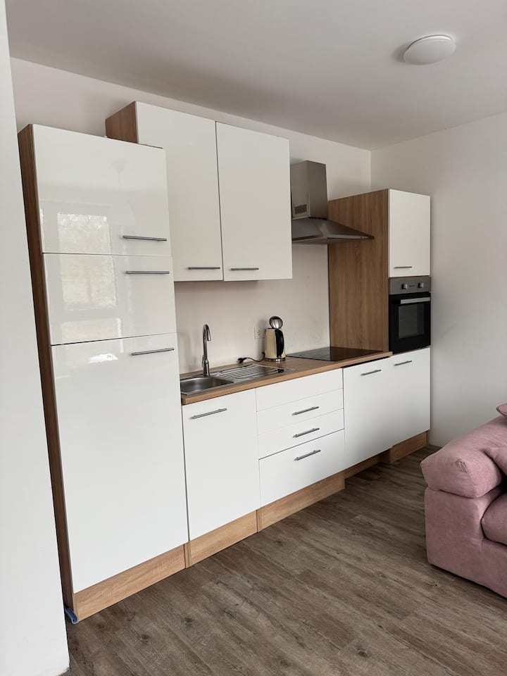 Schöne Ferienwohnung 66 1ogm - Taucha