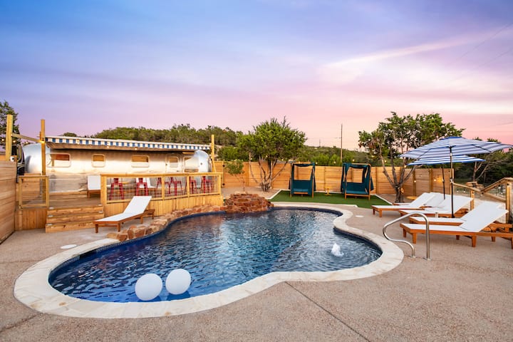 Infinity Ranch–resort Oasis For 16•pool•pets•vibes - Dripping Springs, TX