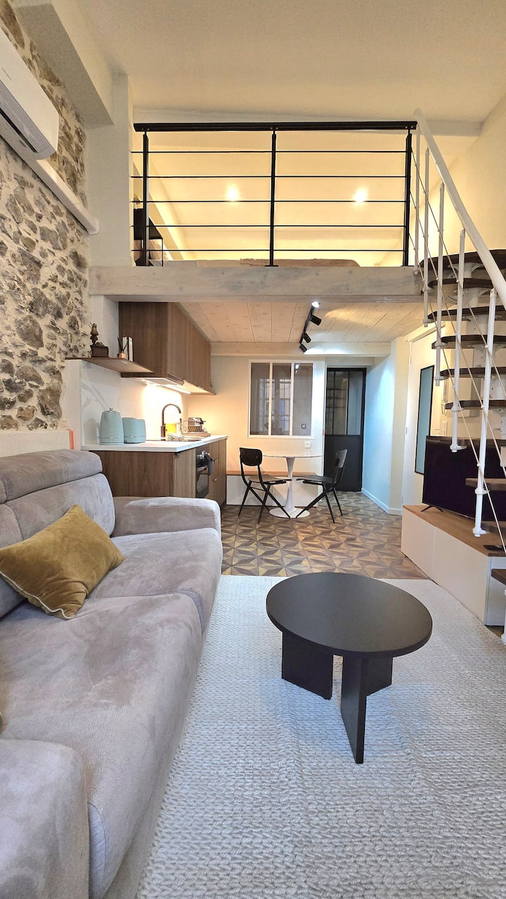 Beau Studio Mezzanine, Clim, Parking, 150 M Port - La Ciotat