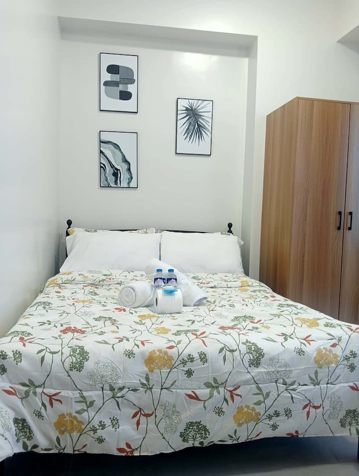 Chic Cebu Staycation - Studio Balcony Mivela T2 - Cebu City