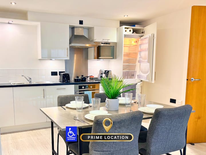 Spacious City Centre 2 Bed 2 Bath With Balcony - York