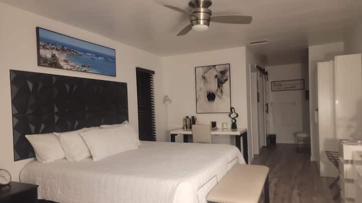 Cape Coral, Lake Access - Cape Coral, FL