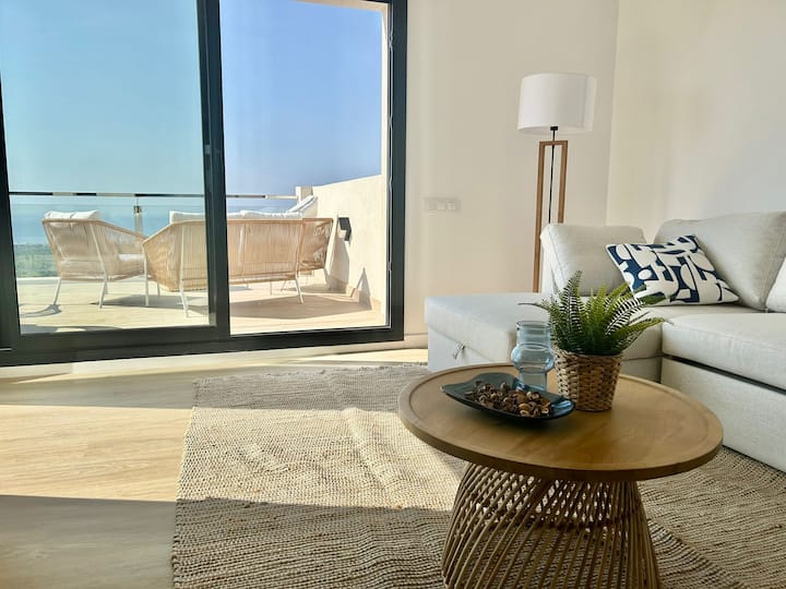 Villa Liria La Mediterránea · Piscina Y Vista - Cunit