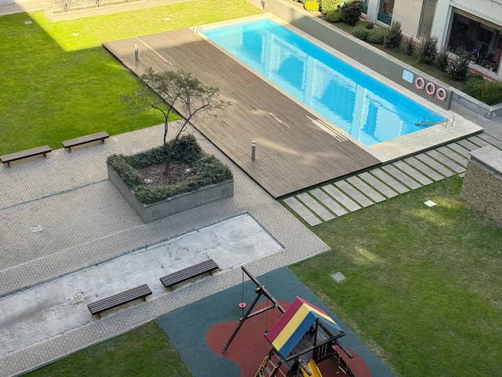 Céntrico, Piscina Climatizada Y Mercado Comercial - Montevideo