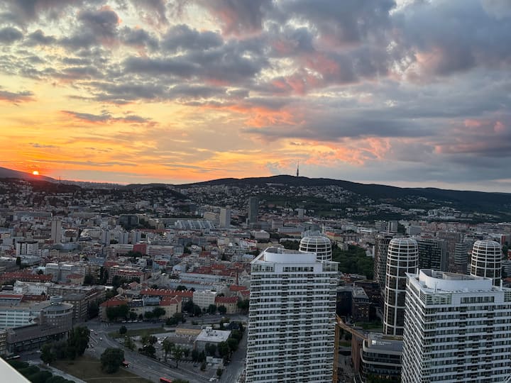 43rd Floor Apartment In Eurovea Tower - Bratislava