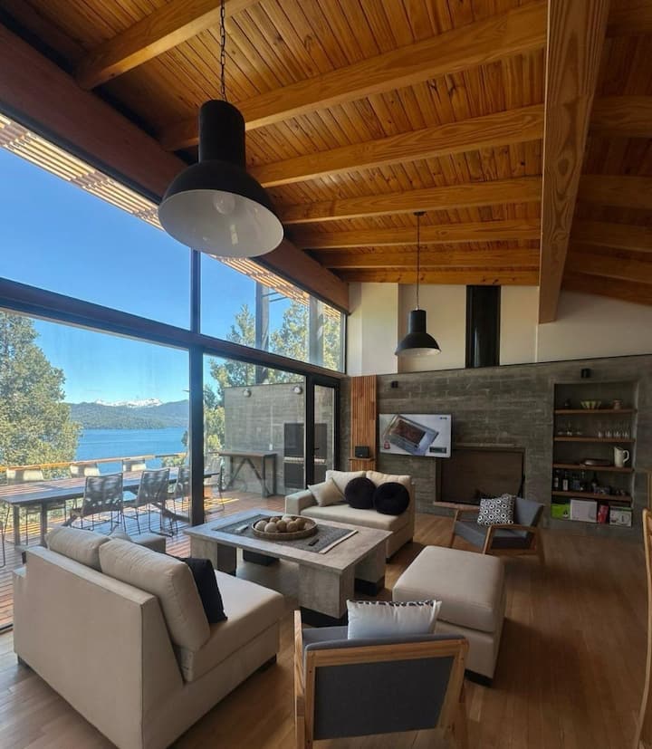 Luna Azul, Casa Premium Frente Al Lago - Villa La Angostura