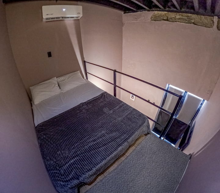 2-level Mini Loft For Young Guests + Breakfast - Monterrey