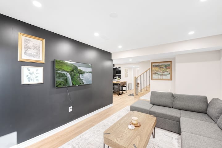 Modern Chic Basement Suite - Oshawa