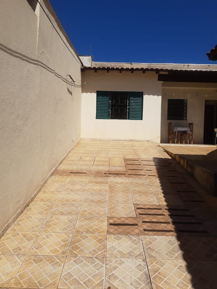 Casinha De Fundos Região Central - Londrina