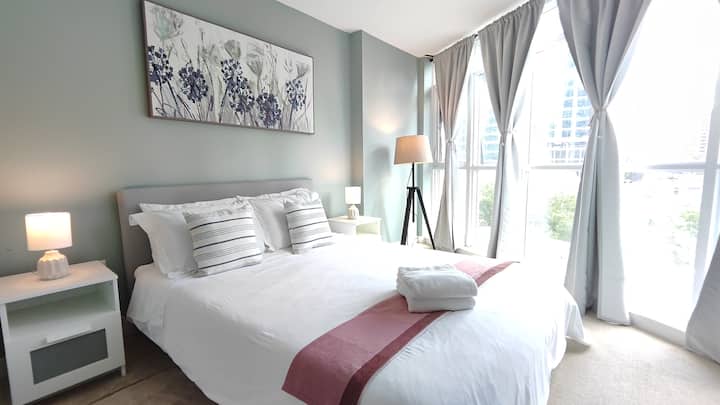 Travel Hotspot Near Rogers Centr - Toronto, ON