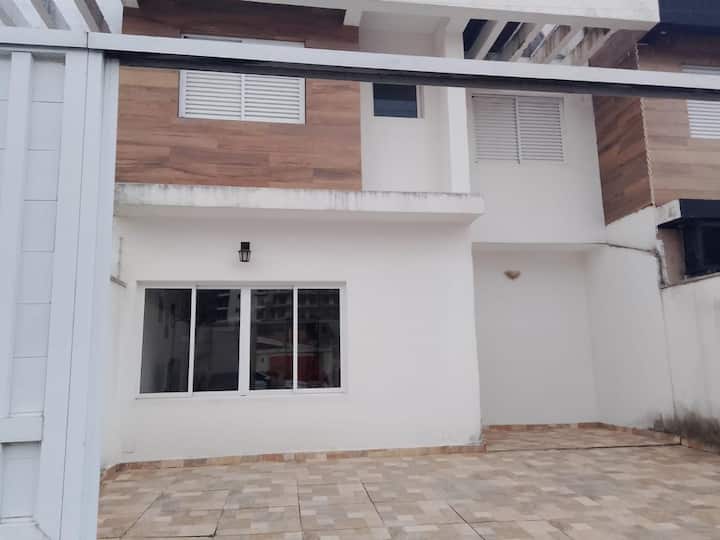 Sobrado 50m Da Praia - Bertioga