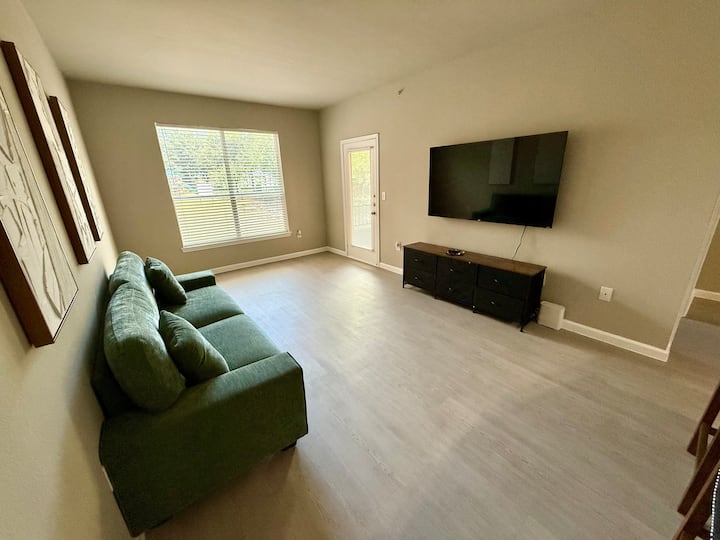 Modern & Cozy Apt Home 224 - Pflugerville, TX