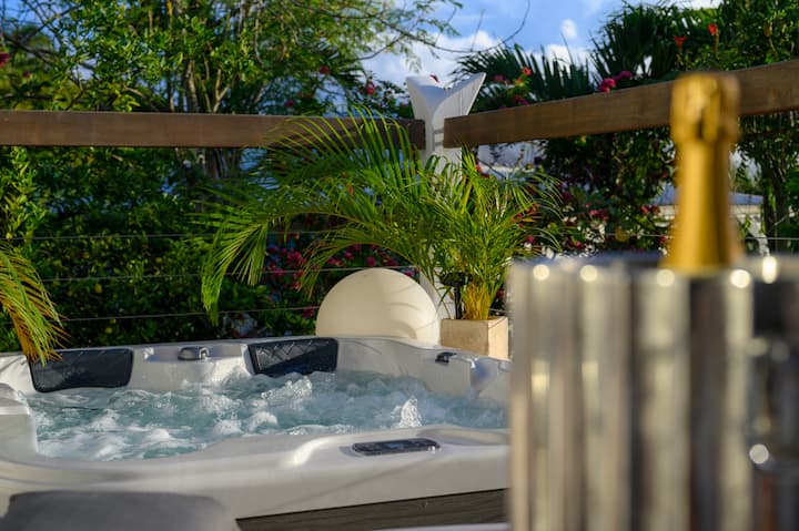 Bungalow De Standing Avec Jacuzzi Pour 2 Personnes - Guadeloupe
