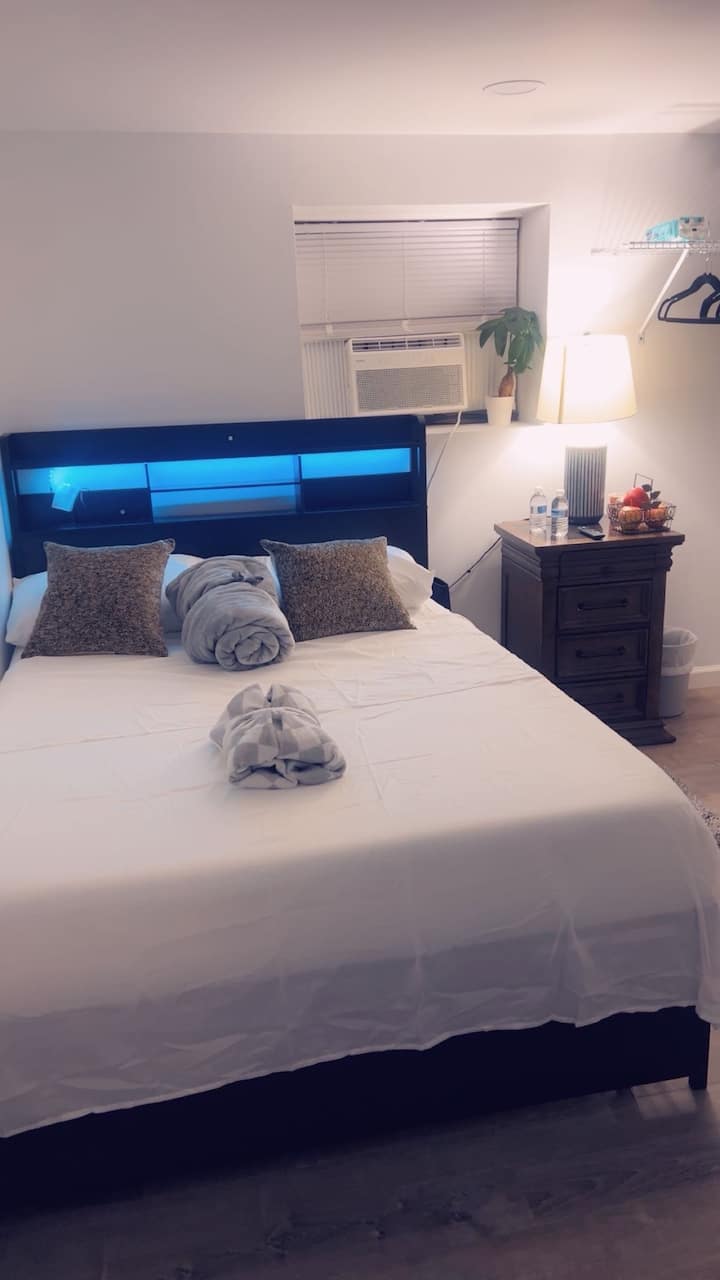 Room, Mini Studio - Jersey City, NJ