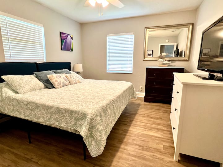 Charming Allendale/euclid House W/ Fenced In Yard - San Petersburgo, FL