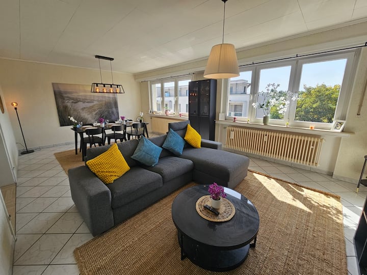 Chic Urban Stay 2br With Parking - Niederanven