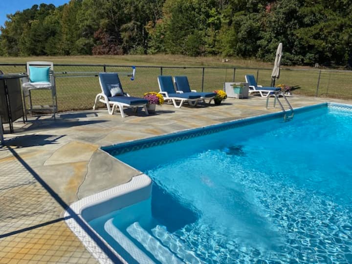 Relaxing Country Escape • Pool - Hyco Lake, NC