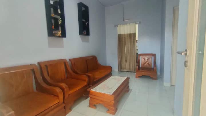 Family House With Kitchen & A/c - Mataram