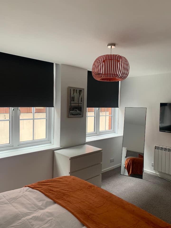 New City Centre 2 Bed Flat No.1 Inc Onsite Parking - Kirby Muxloe Castle