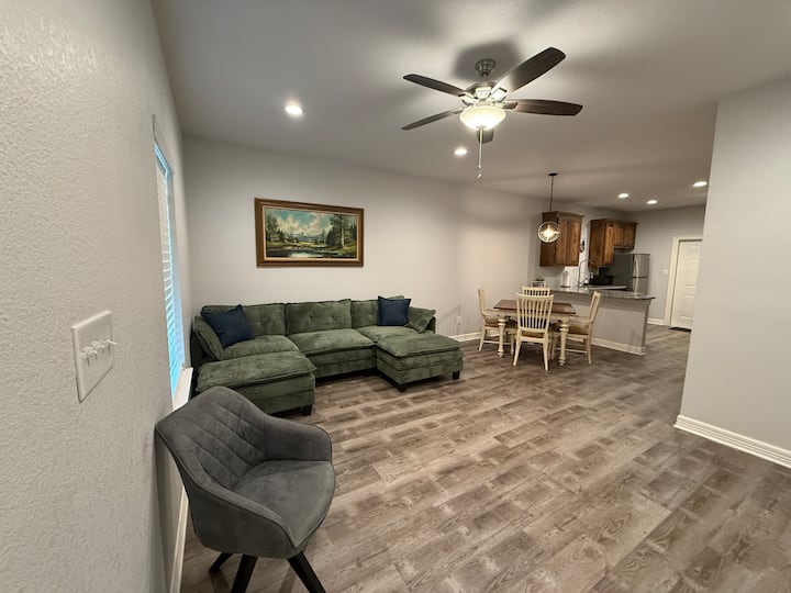 New Listing - Oil Rig Retreat - Corsicana, Tx - Corsicana, TX