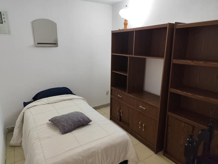 Habitación Cómoda Céntrica Costo - Celaya