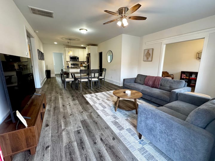 Modern Home Near Downtown Atl• Fenced Yard+pets Ok - Atlanta, GA