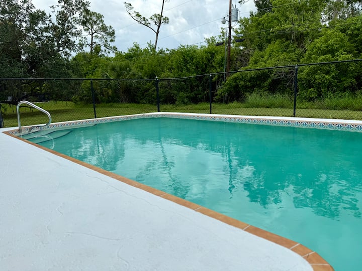 Modern Luxe Pool Home In Port Charlotte - Port Charlotte, FL