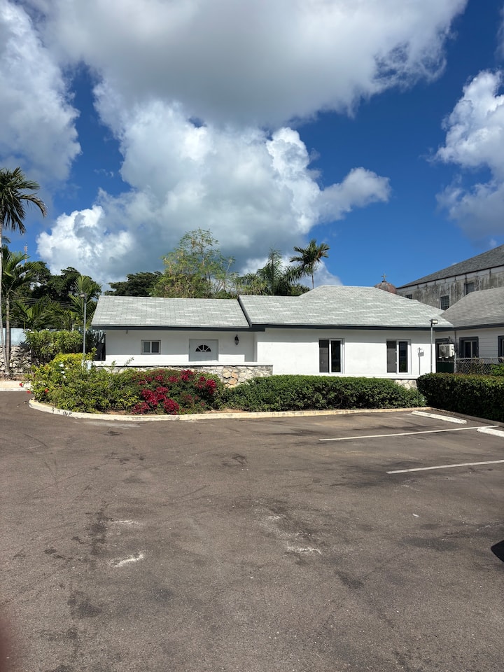 Amazing 1 Bedroom House/best Location In Nassau - Nassau