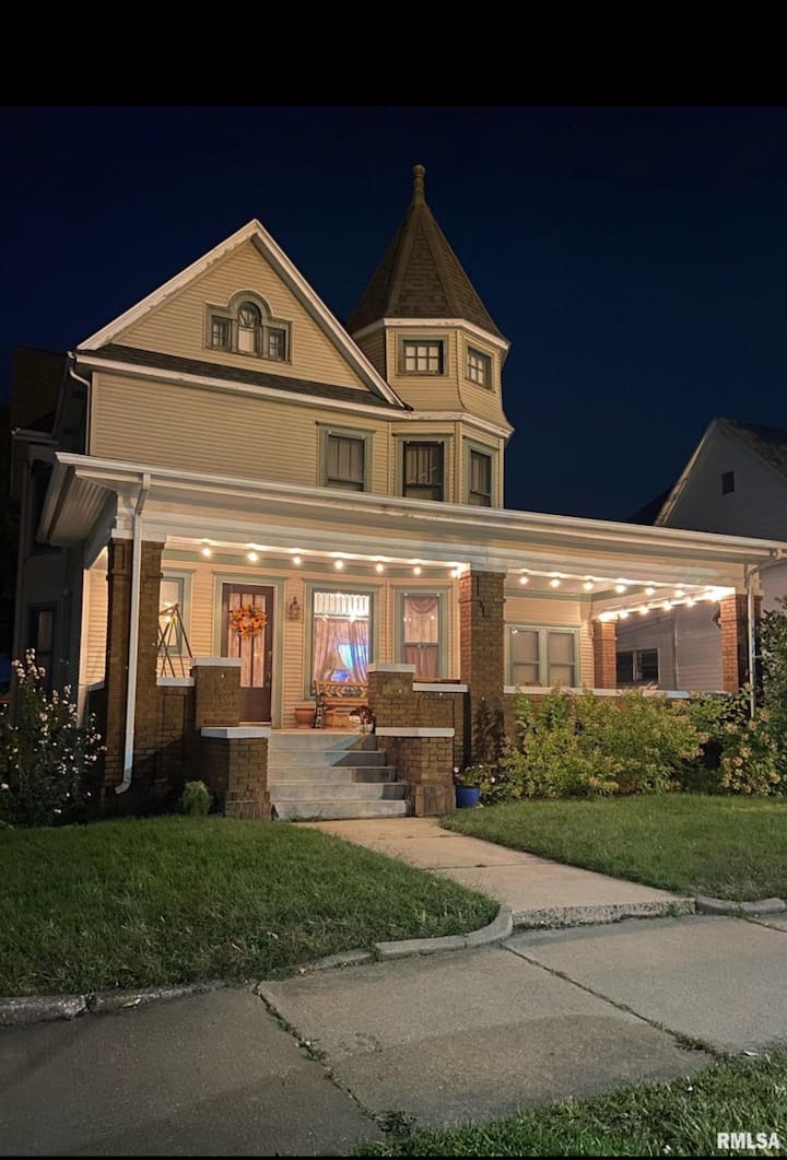 Cottage Comfort - Rock Island, IL