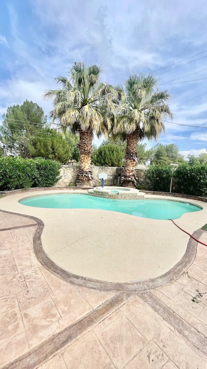 Rare To Find A Cozy Villa In The Desert With Pool - El Paso, TX