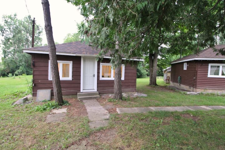Cabin #1 1bd Fully Furnished - Fenelon Falls