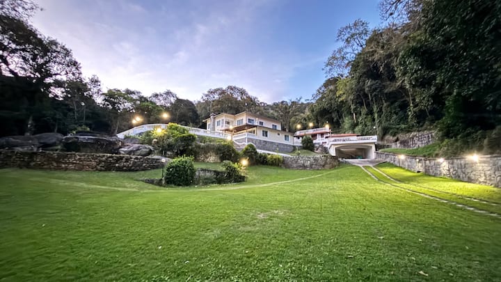 Rainforest Aviators Mansion - Rio de Janeiro