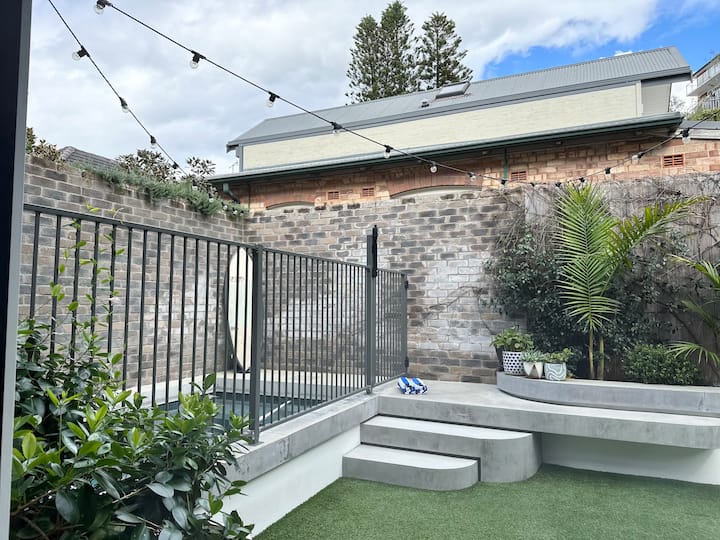 Stylish Designer Home With Private Pool - Manly - Manly