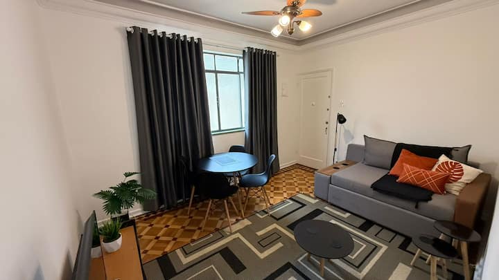 Charmoso Ap Retrofit No Embaré - Santos