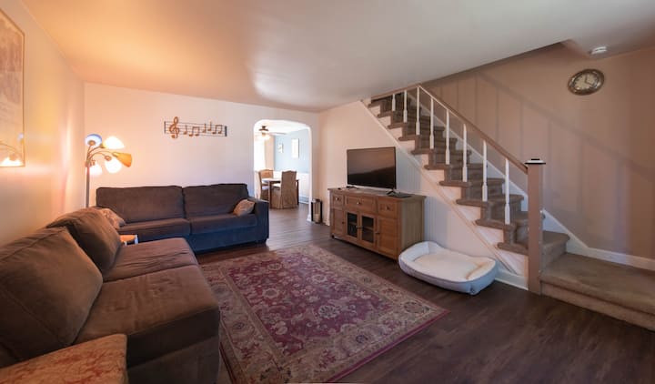 Yard, Deck, Game Room, Library In Delco - Media, PA