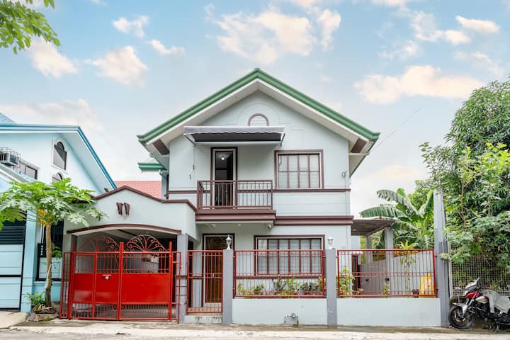 Spacious 3br House | Wifi | Parking |Near Tagaytay - Dasmariñas