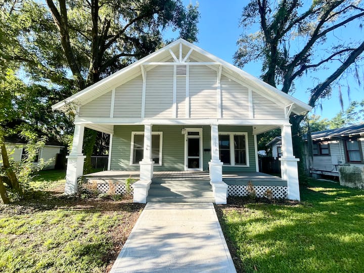 Backstage Bungalow, Sleeps 7, 5 Beds, Pet Friendly - Plant City, FL