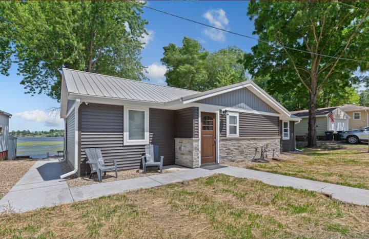 Sunrise Retreat - Waterville, MN