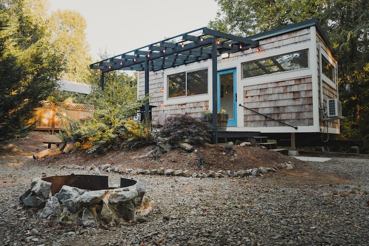 Petite Maison Retreat W/hot Tub & Firepit! - Riffe Lake, Mossyrock