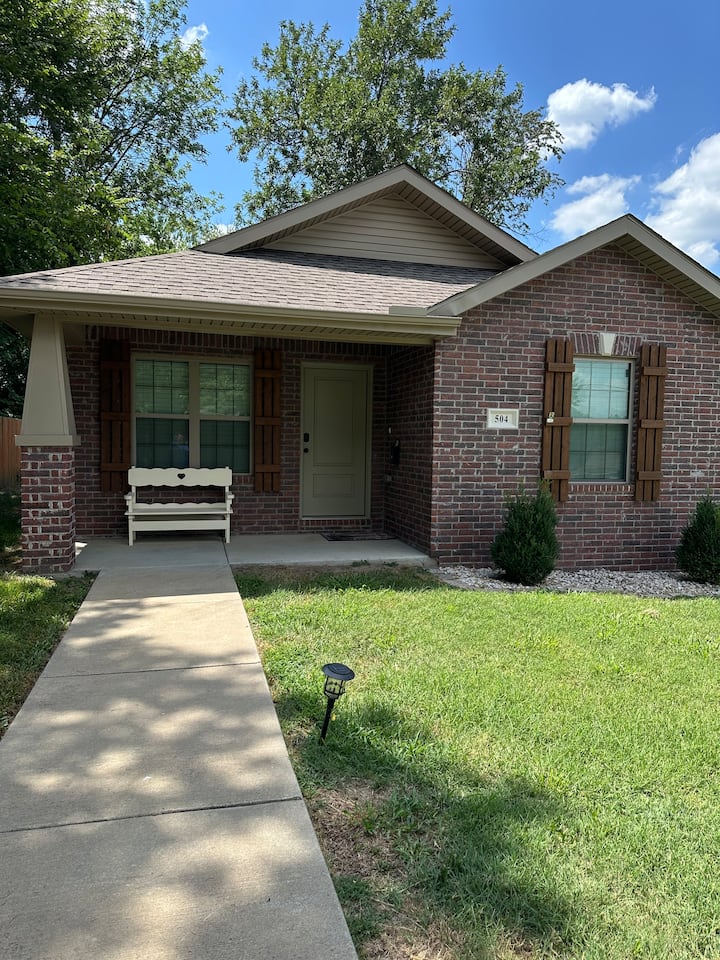 Clean Joplin Charmer! - Joplin, MO
