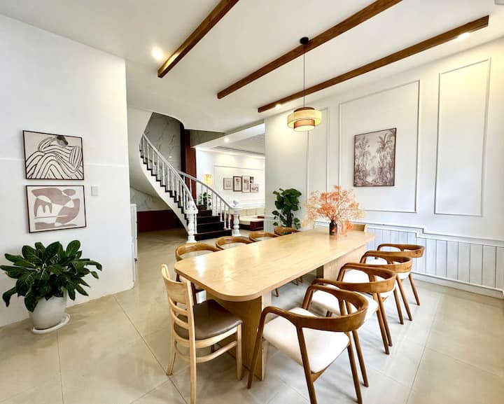 Modern 7br Villa - City Center - Đà Nẵng