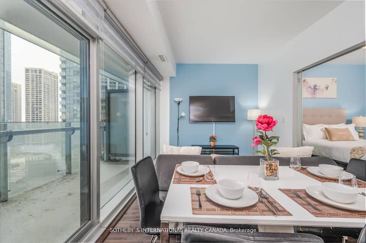 Harbourfront Downtown Stay - Toronto