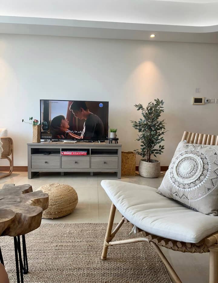 Trivera | Boho Luxury Suite | View Balcony & Pool - Bahrain