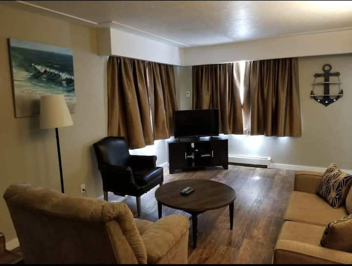Funky Boutique Hotel By River! - Port Alberni
