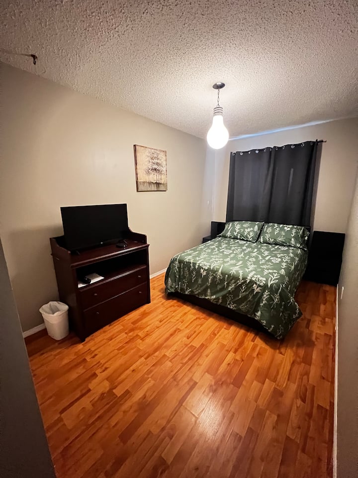 Private Room In Shared House - Grande Prairie