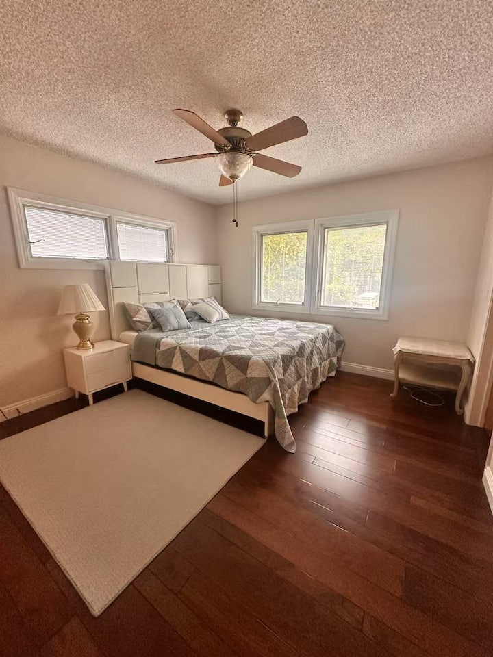 Spacious Master Bedroom - Chino, CA